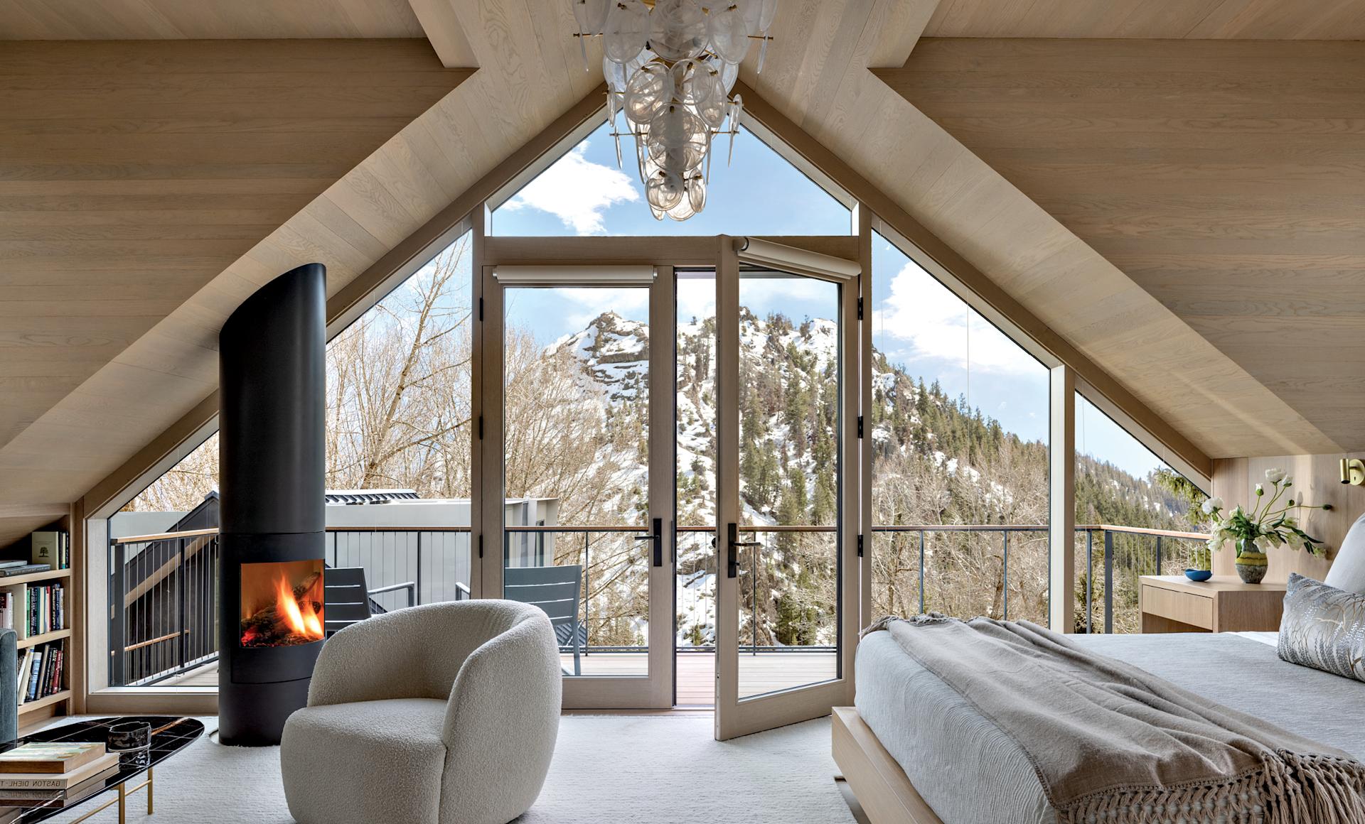 How The Refresh Of A 1960s Aspen Chalet Honors Its Past | Luxe Interiors + Design