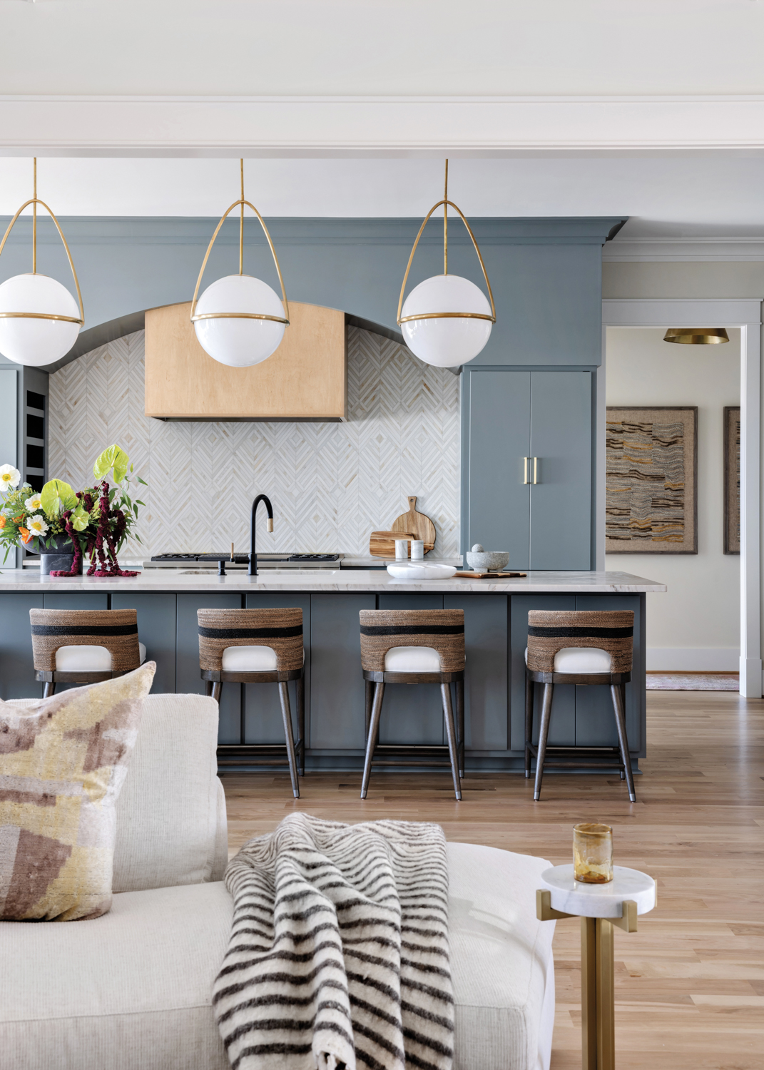 Tour This North Carolina Lake Home Layered In Sophistication | Luxe ...