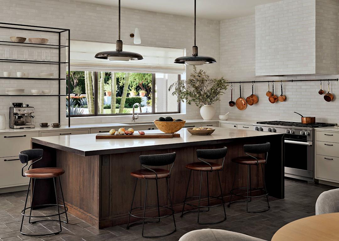 Explore An Arizona Retreat Primed For Indoor-Outdoor Living | LUXE ...