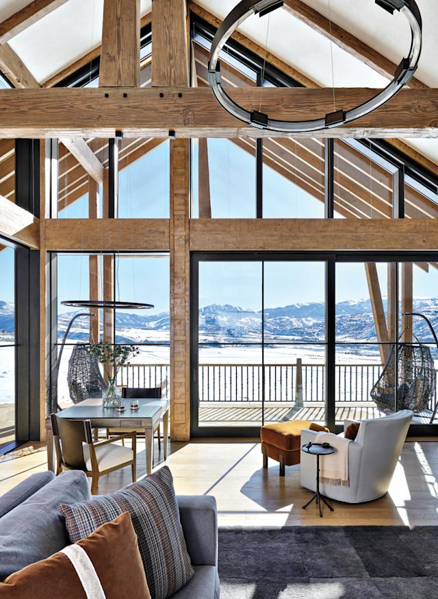 Explore A Ranch-Style Aspen Home On An Elk Migration Route | Luxe ...