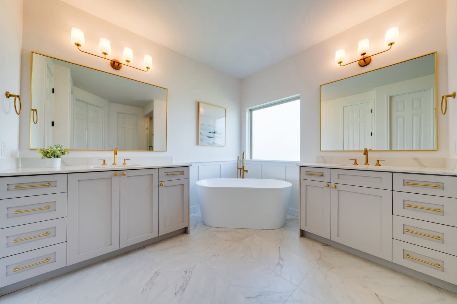 Alabaster | LUXE Interiors + Design