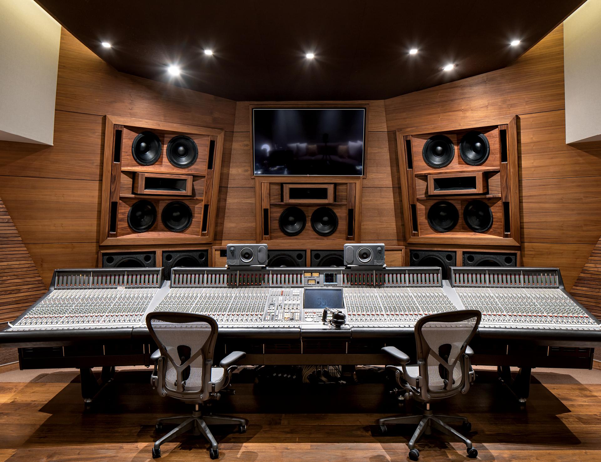 Renovating A Château-Inspired L.A. Manor For Dr. Dre | Luxe Interiors ...