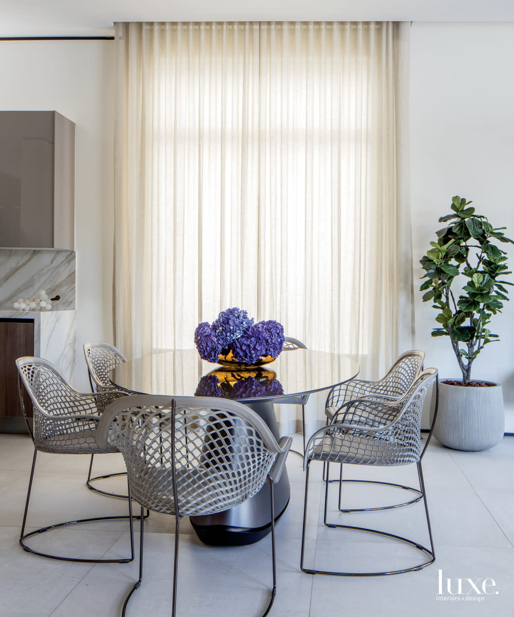 A Contemporary Residence Marries Contrasting Elements | Luxe Interiors ...