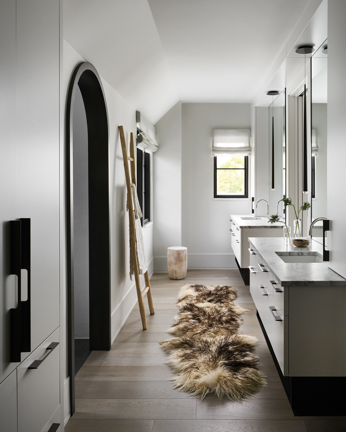 Lush Textures And High-Contrast Interiors Define This Modern Home ...