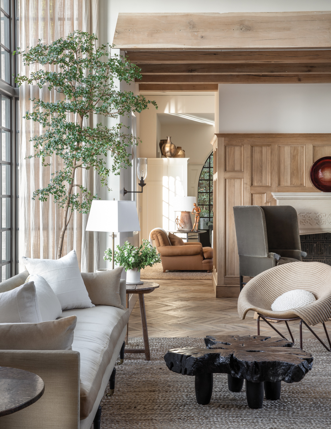 Inside An Idyllic California Retreat That Conjures European Ambience ...