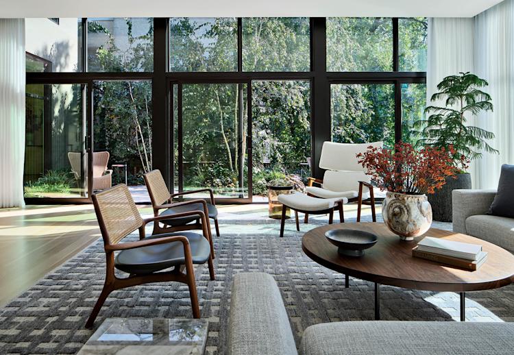 Tour A Modern Home That Blends Into A Historic Chicago Neighborhood ...