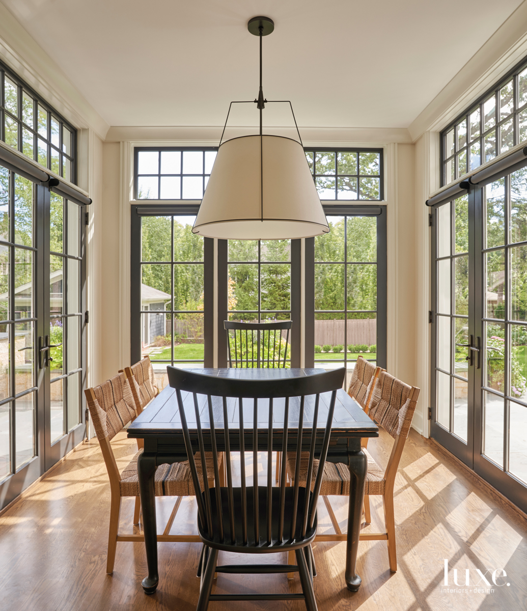 A Custom Build On A Verdant Site Greets A Chicago Family | Luxe ...