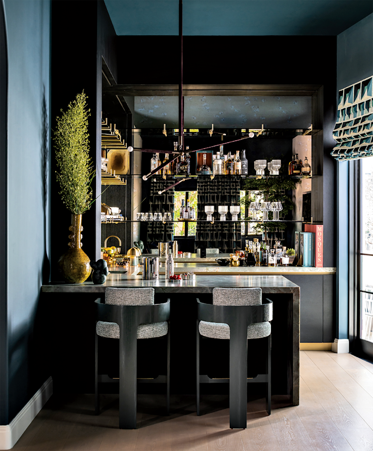 Tour A Bold Miami Beach Home With Modern Interiors | LUXE Interiors ...