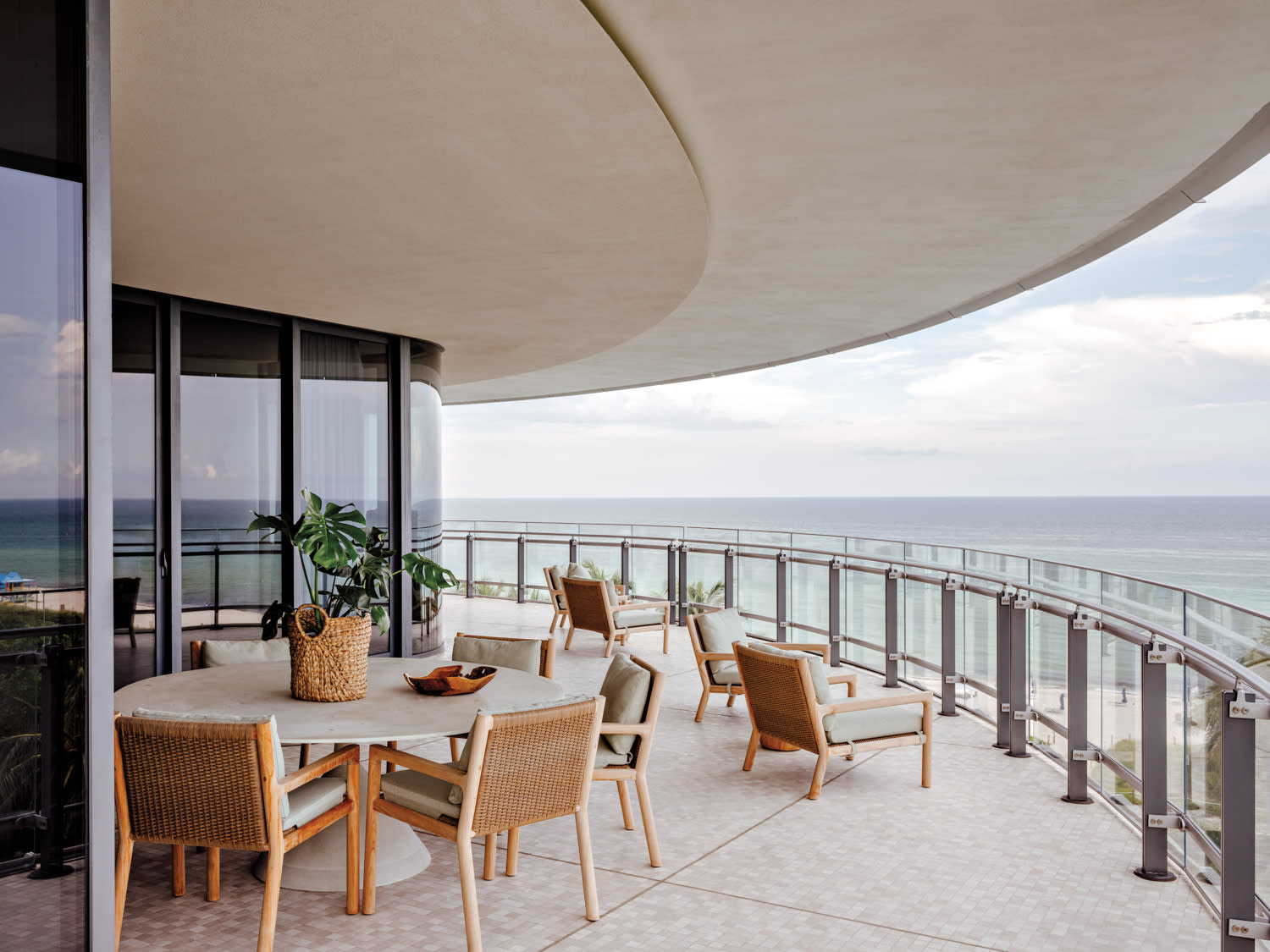 Miami Beach’s Design Past Inspires This Waterfront High-Rise | Luxe ...