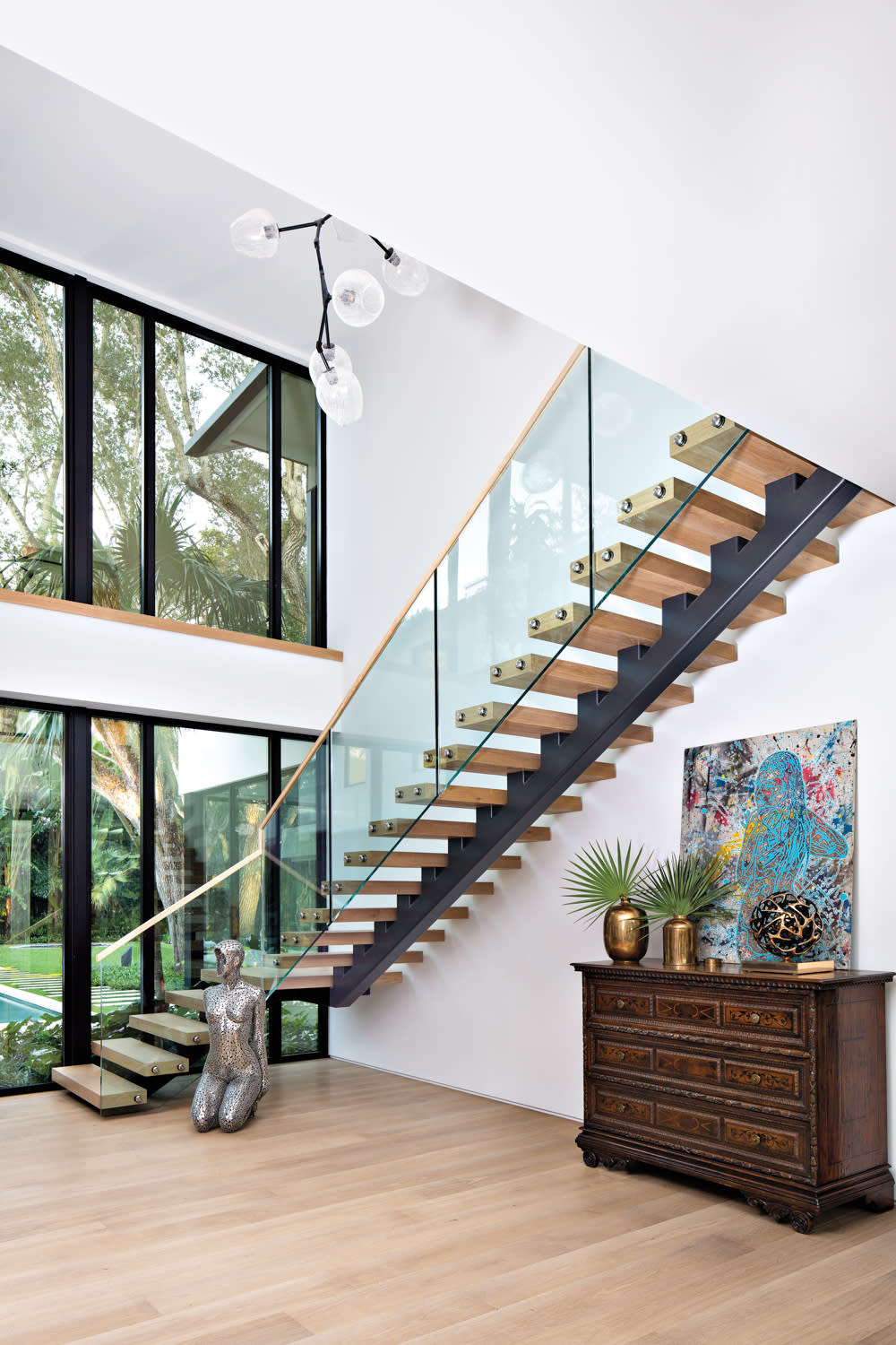 Peek Inside A Modern Miami Farmhouse Filled With Bold Art | Luxe ...