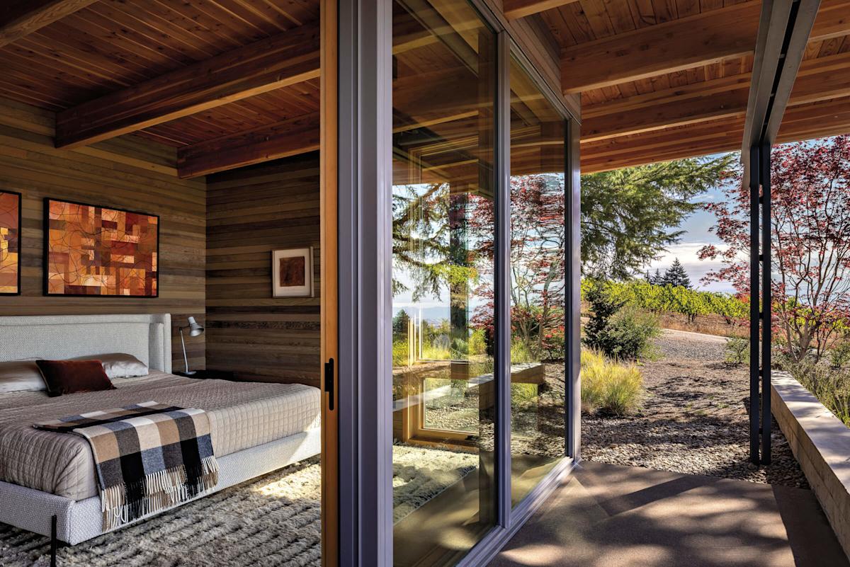 An Oregon Wine Country Home Looks To Nature For Its Design | Luxe ...