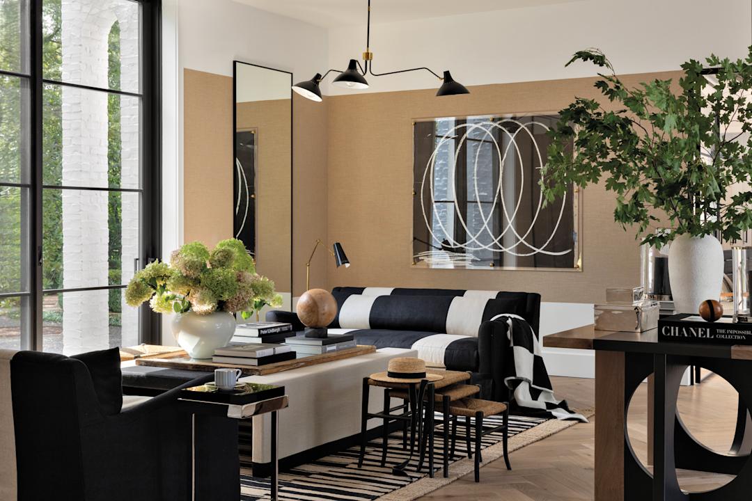 A Bold Renovation Reinvigorates This Landmark Chicago Home | Luxe ...