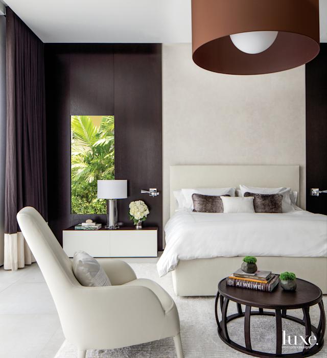 A Contemporary Residence Marries Contrasting Elements | Luxe Interiors ...