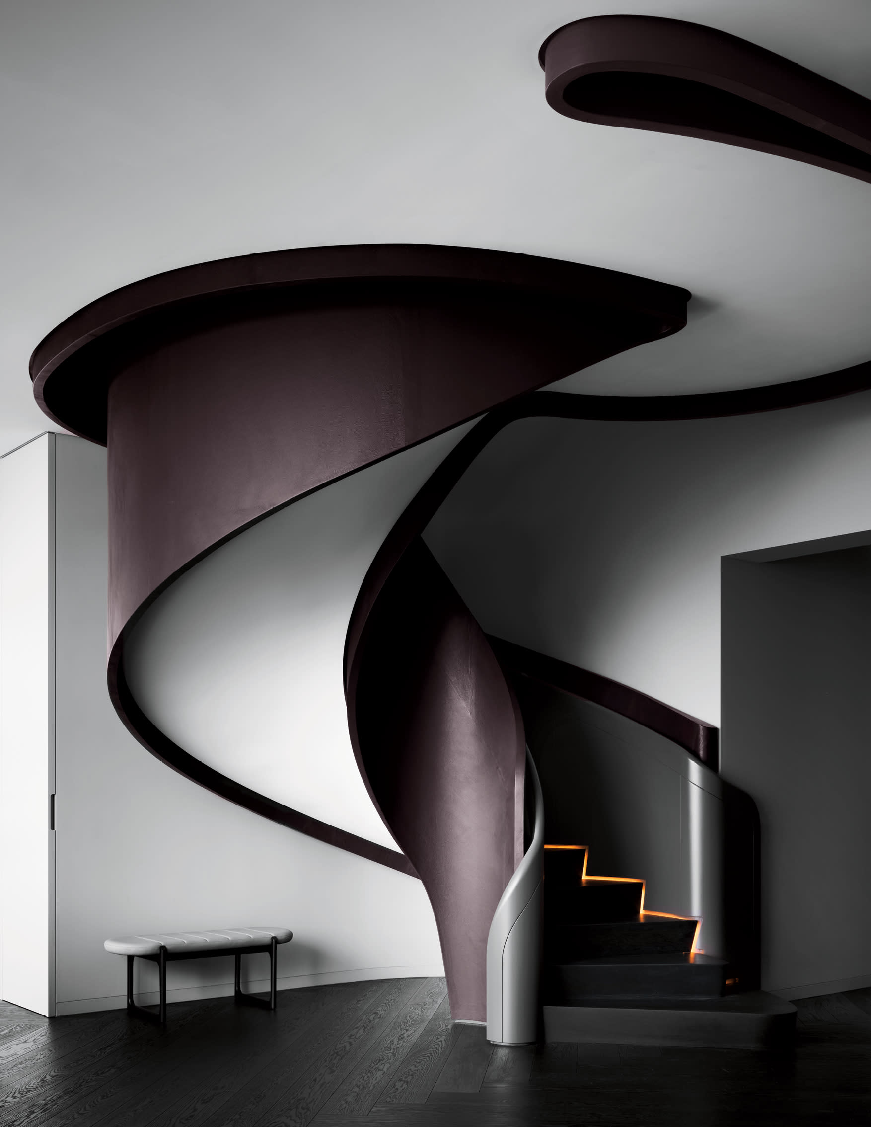 Explore A Bold Bay Area Town House With Dramatic Interiors | Luxe ...