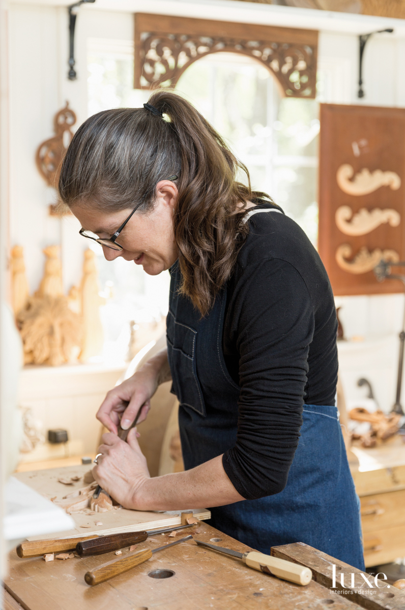 This Charleston Wood Carver Is A Modern-Day Master | Luxe Interiors ...