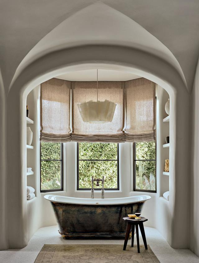 Explore An Arizona Retreat Primed For Indoor-Outdoor Living | LUXE ...