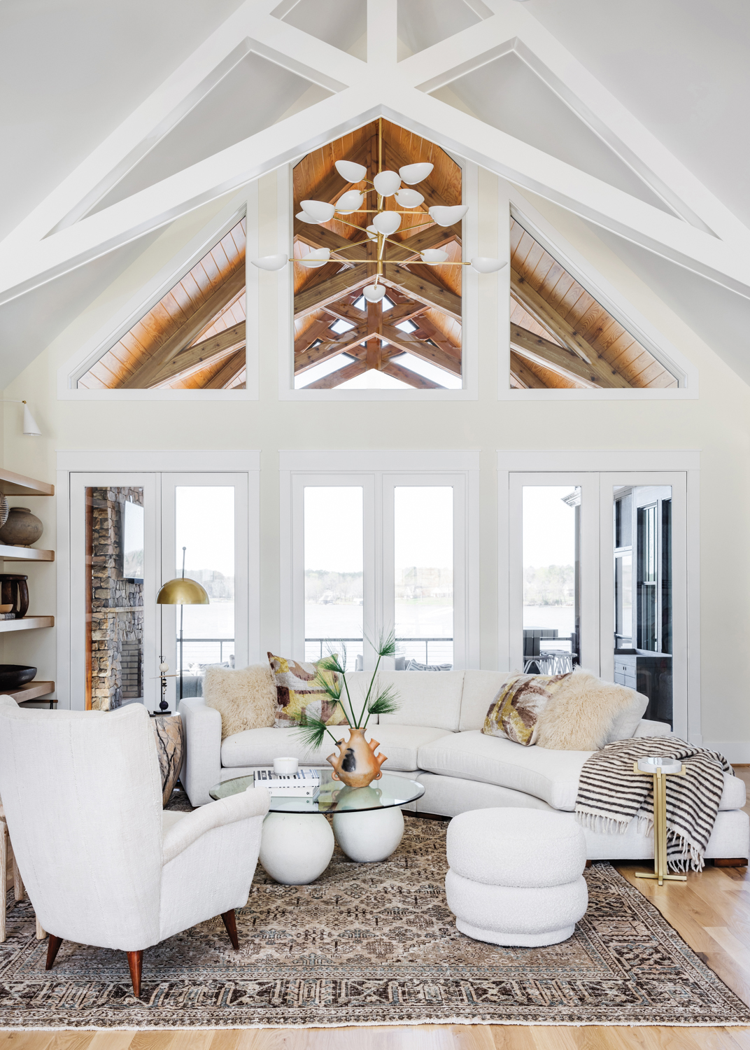 Tour This North Carolina Lake Home Layered In Sophistication | Luxe ...