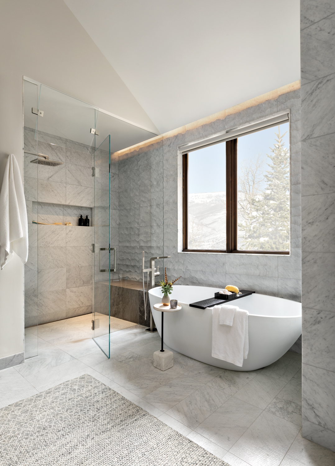 Minimalist Design Turns A Mountain Townhome Into A Modern Gem | Luxe ...