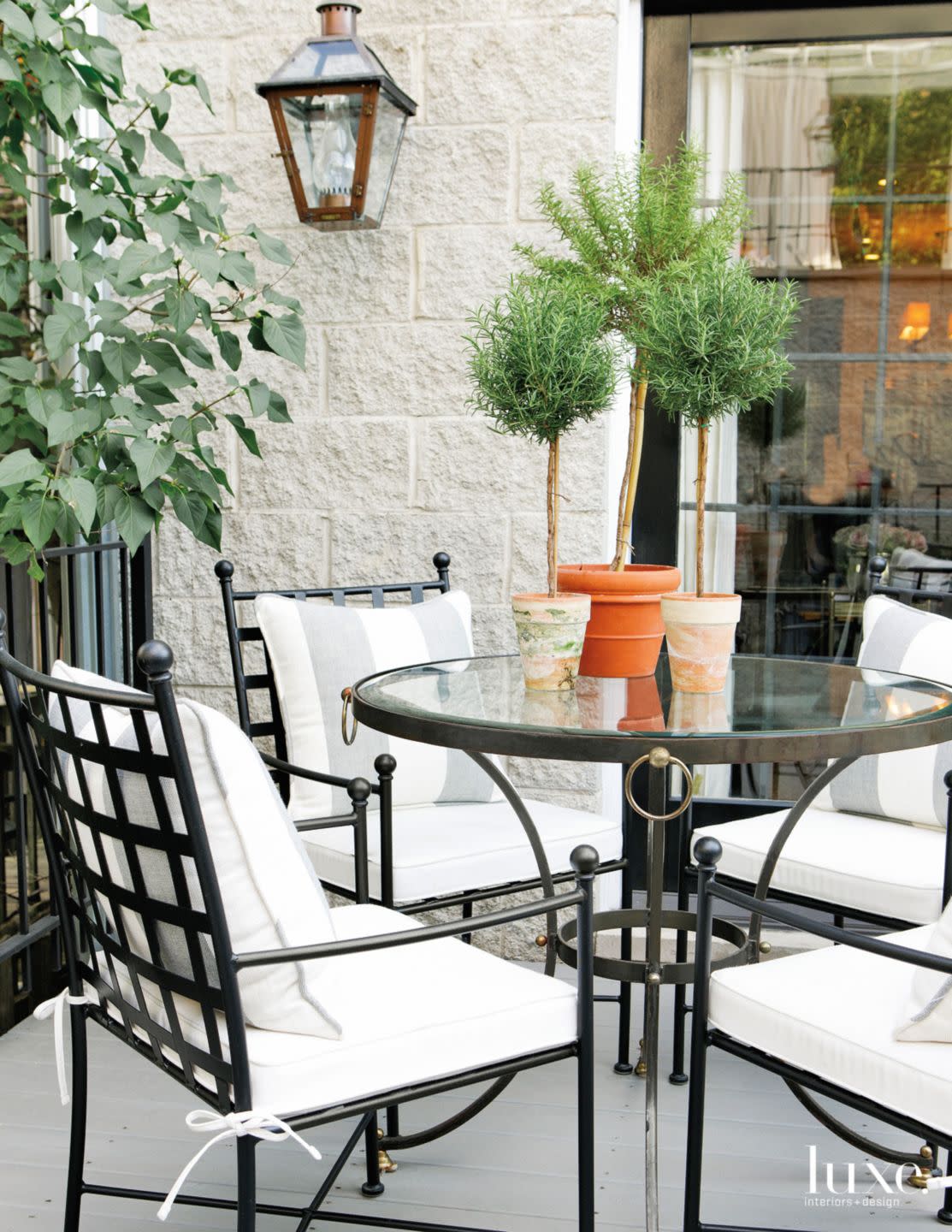 Traditional White Terrace with Vintage Dining Chairs | Luxe Interiors ...
