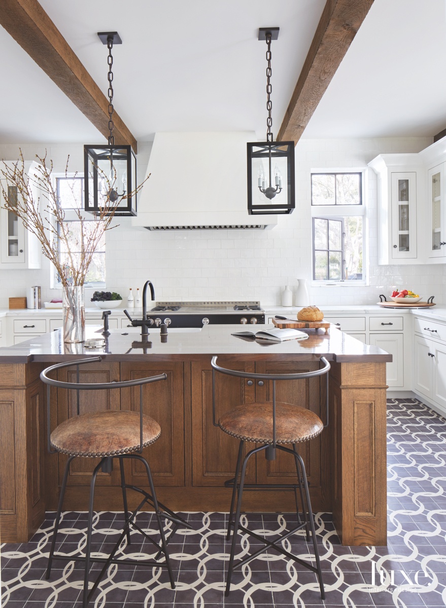 Go Behind This Practical Kitchen Suited For Company | Luxe Interiors ...
