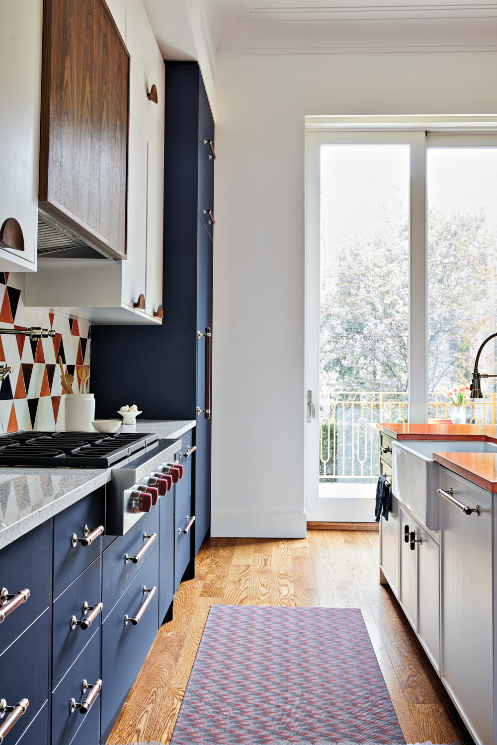 Tour A Historic Brooklyn Brownstone With Playful ‘70s Hues | Luxe ...