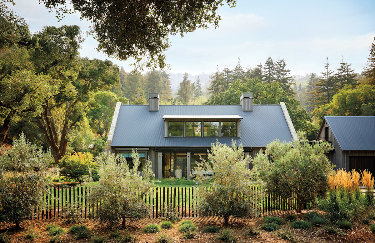 ‘Quiet Architecture’ Helps A Bay-Area Home Blend With Its Bucolic ...