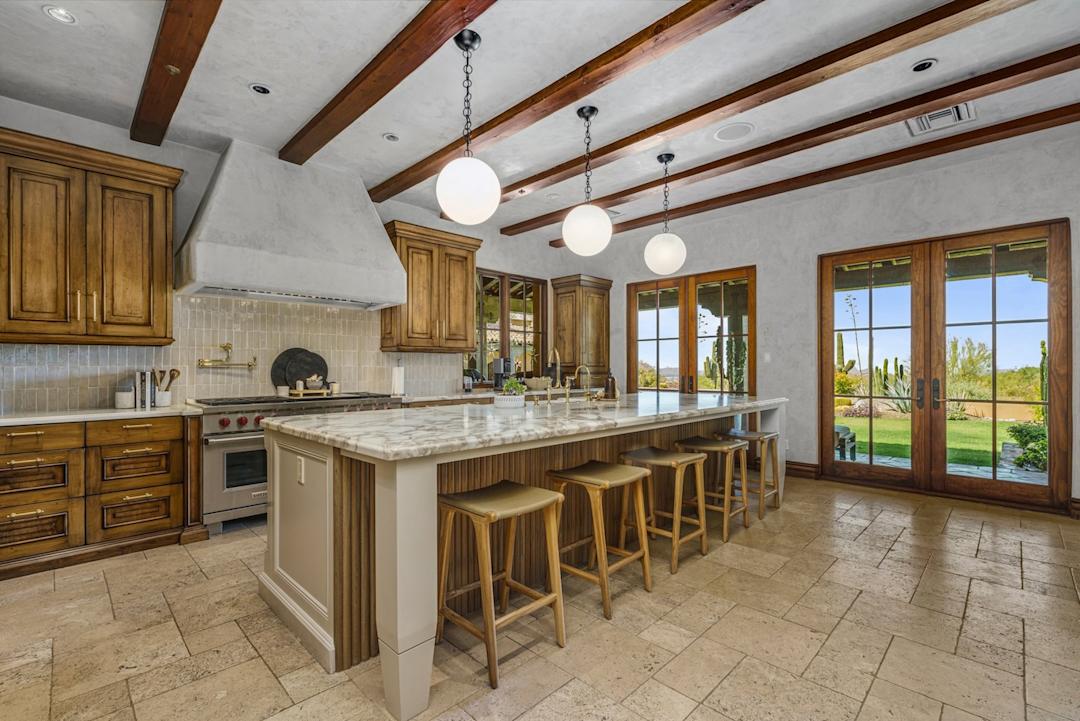 McCully Construction | LUXE Interiors + Design