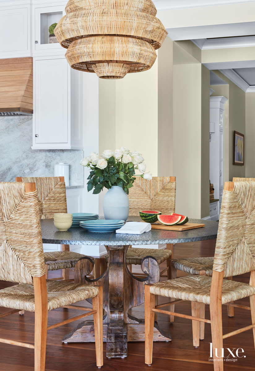 A Design Team Creates An Island-Style Abode In Naples | Luxe Interiors ...