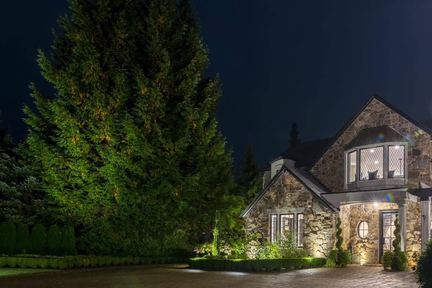 Northwest Outdoor Lighting | LUXE Interiors + Design