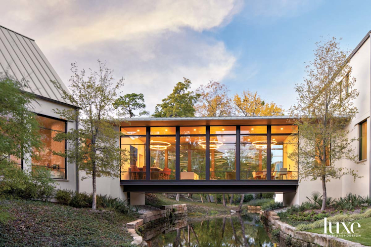 Inside A Dallas Home Where Dreamy Surprises Await At Every Turn | Luxe ...