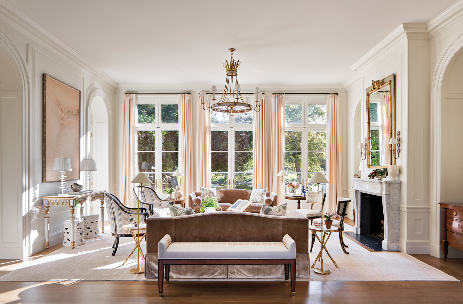 Tour The Artfully Imagined Spaces Within This Stately Dallas Abode ...