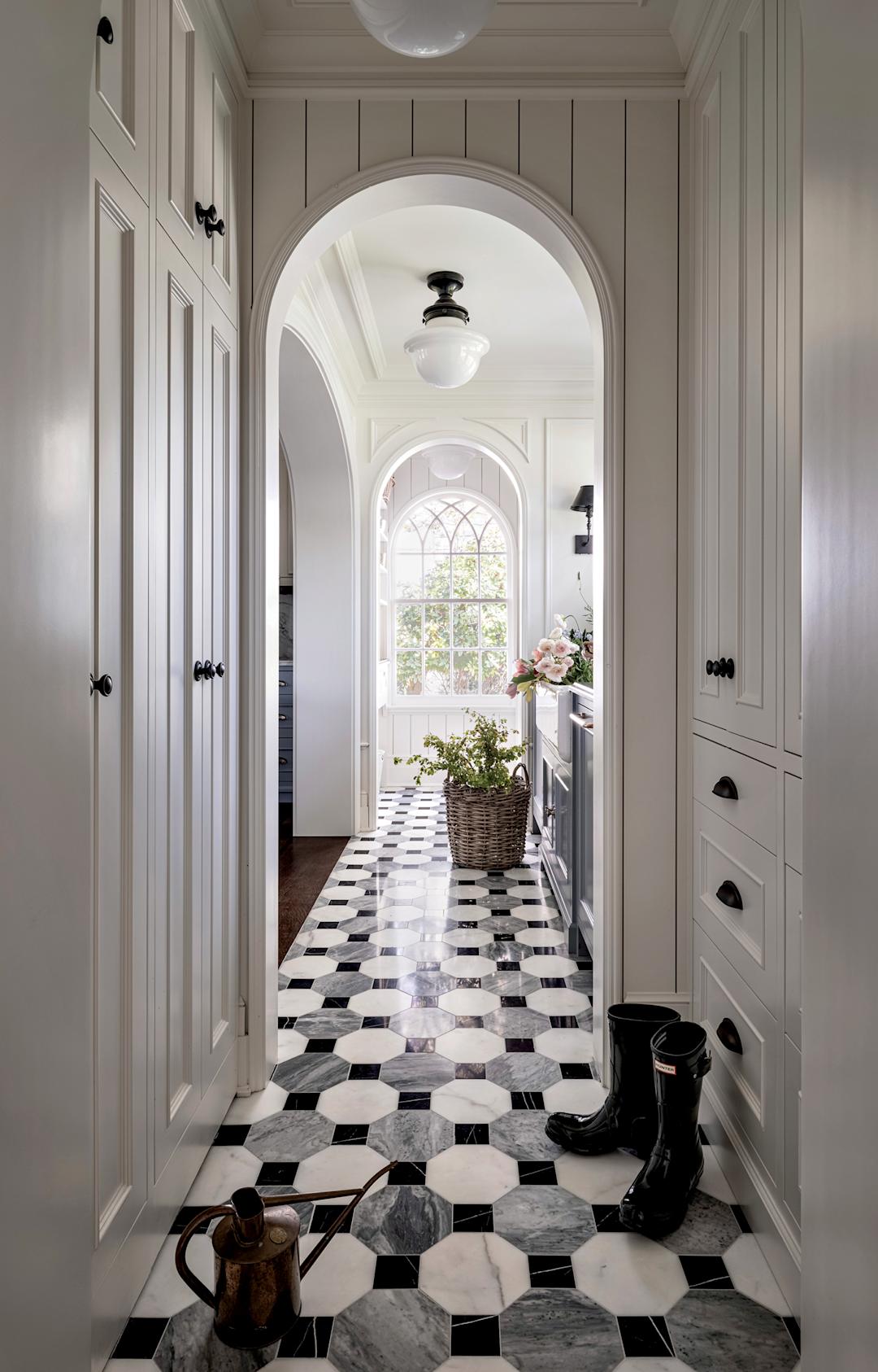 Behind The Modern Restoration Of A Dutch Colonial In Seattle | Luxe ...