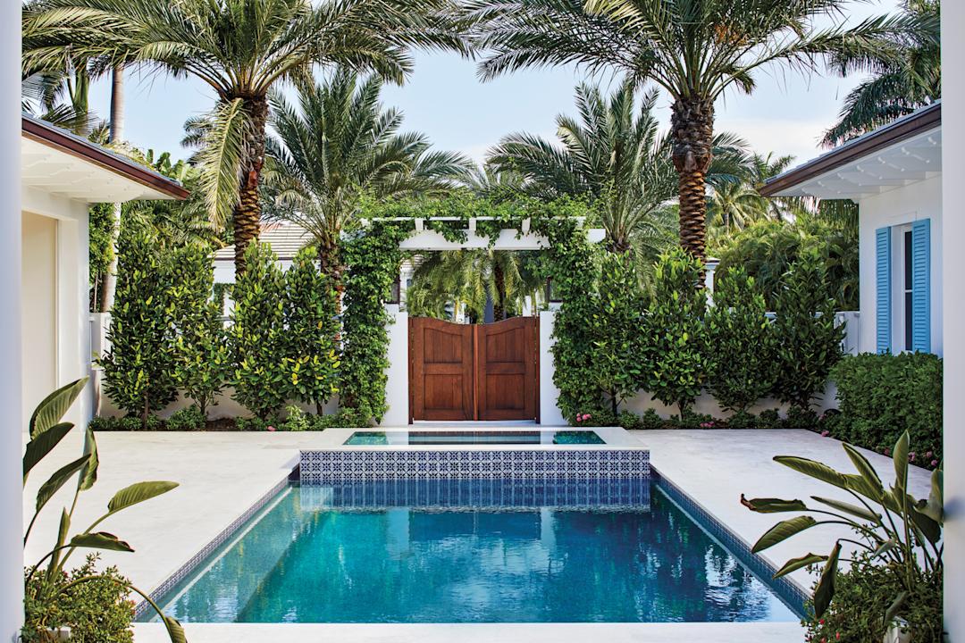 This Florida Beach House Mixes Colors + Eras | Luxe Interiors + Design