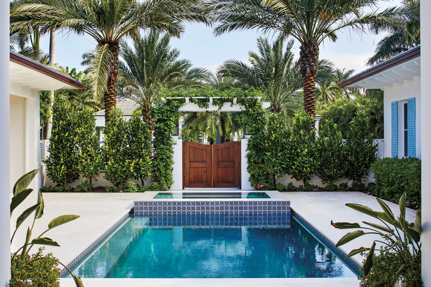 This Florida Beach House Mixes Colors + Eras | Luxe Interiors + Design