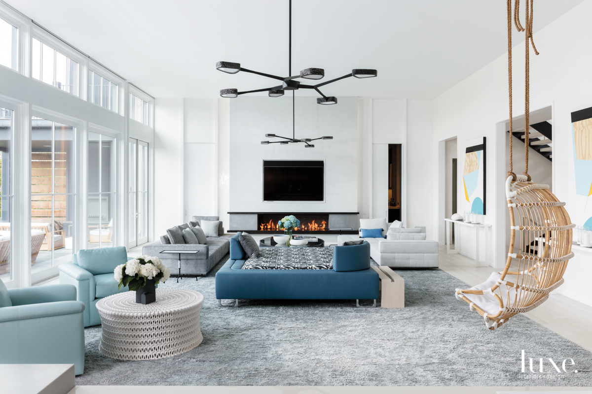 ‘Barn-Chic’ Hamptons Home Embraces A Clean Look | Luxe Interiors + Design