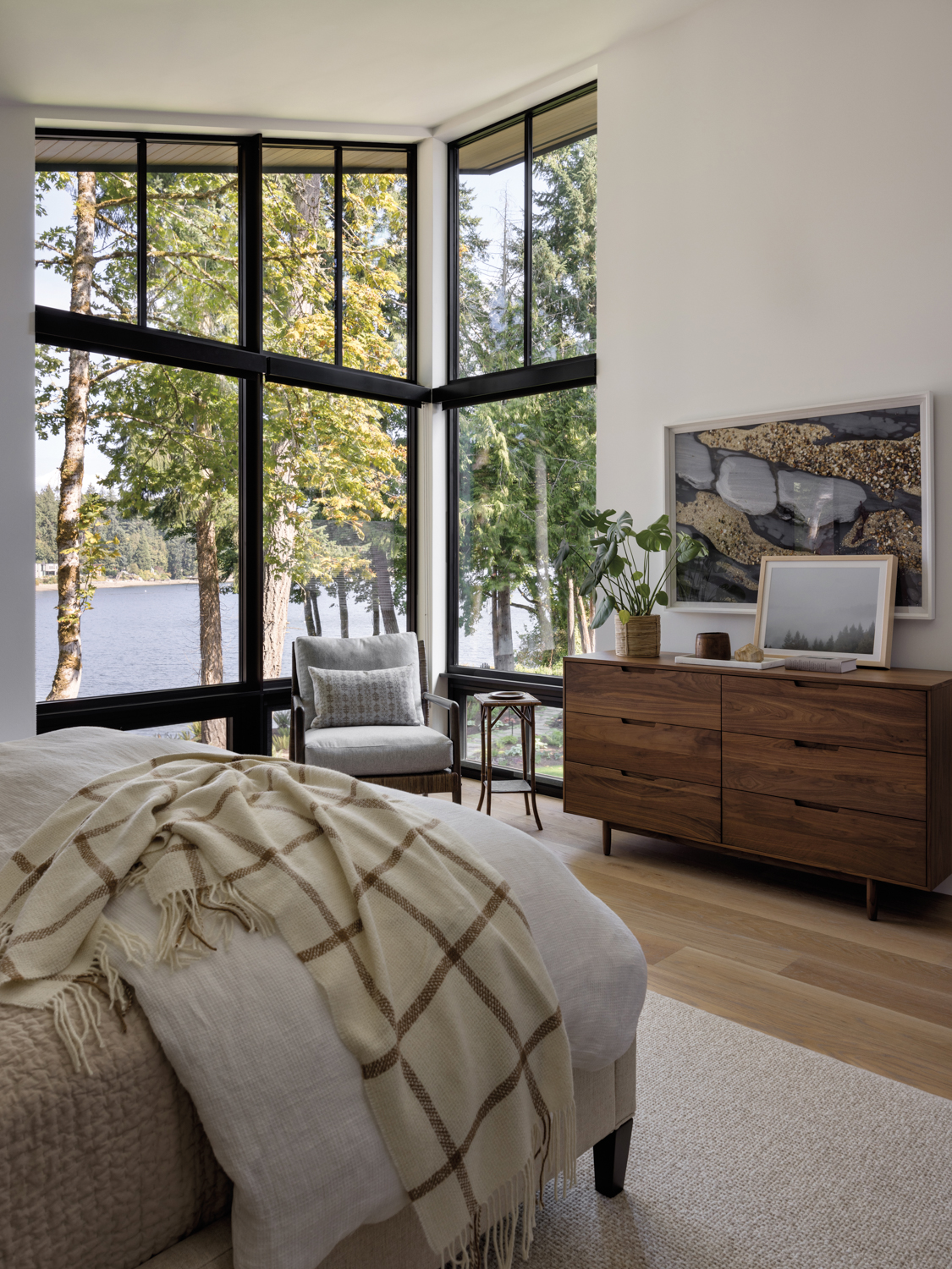 Building A Modern Woodsy Retreat On Bainbridge Island | Luxe Interiors ...