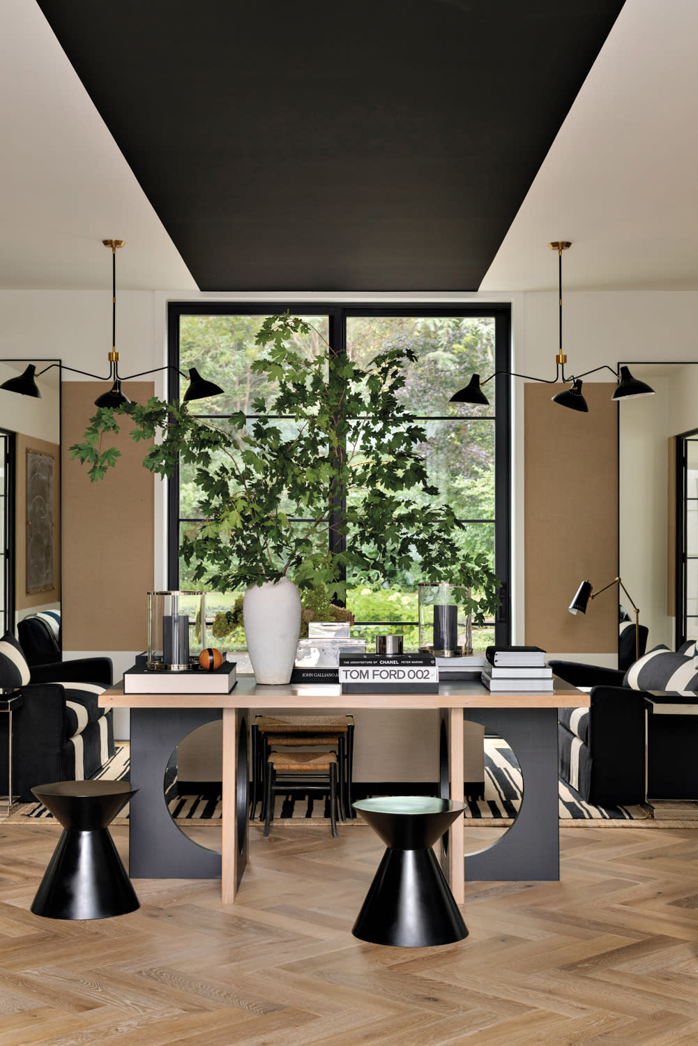 A Bold Renovation Reinvigorates This Landmark Chicago Home | Luxe ...