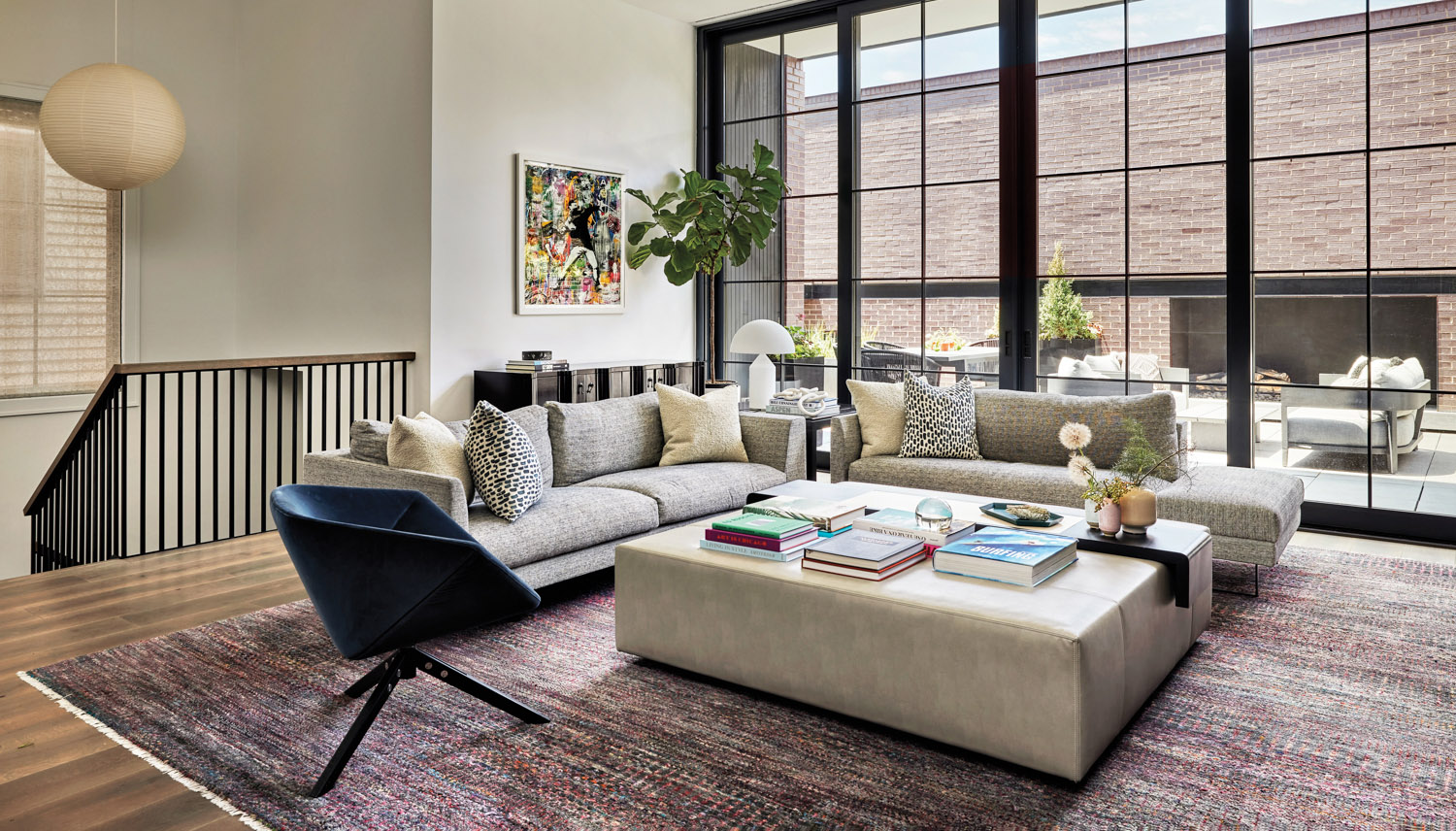 Sleek Lines Pair With Glam Touches In A Jaw-Dropping Chicago Home ...