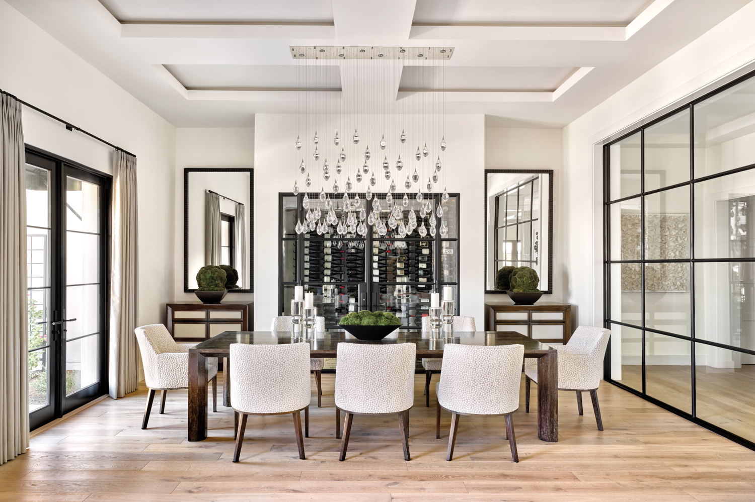 A Modern Take On Spanish Revival Defines This Paradise Valley Abode ...