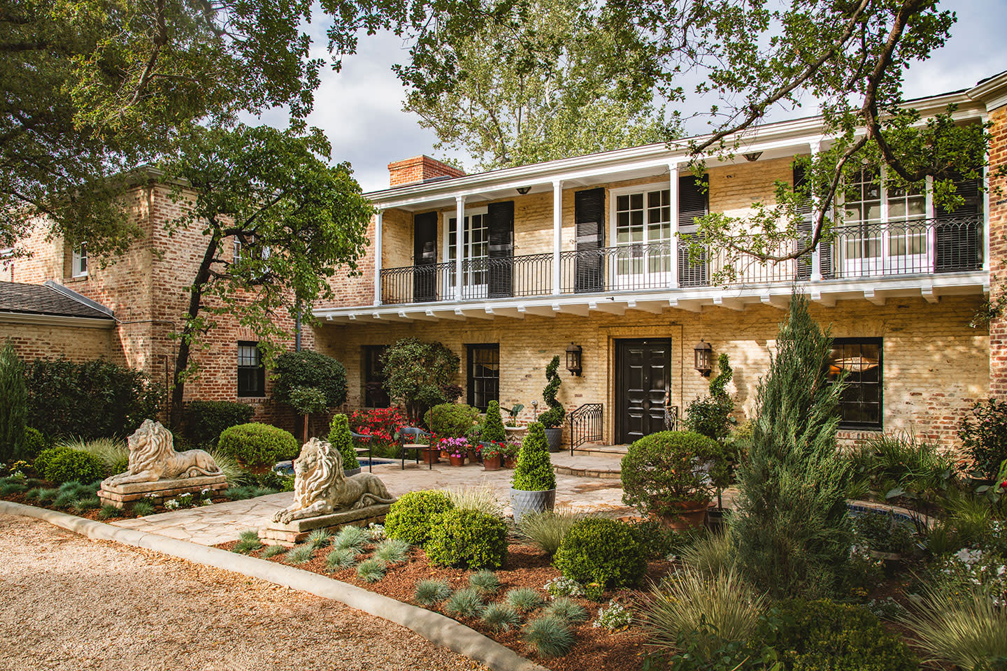 10 Nature-Inspired Spaces At The 2025 Pasadena Showcase | LUXE ...
