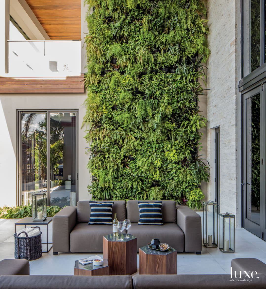 A Contemporary Residence Marries Contrasting Elements | Luxe Interiors ...