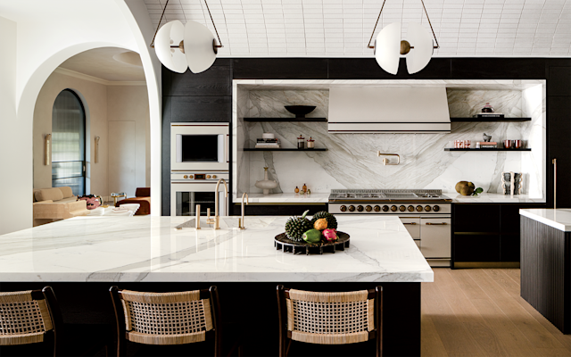 Tour A Bold Miami Beach Home With Modern Interiors | LUXE Interiors ...