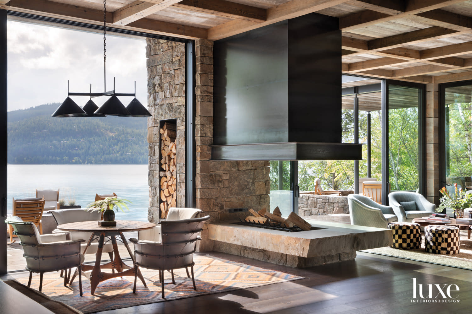 The Montana Lake House That Celebrates Nature With A Bit Of Fun | Luxe ...