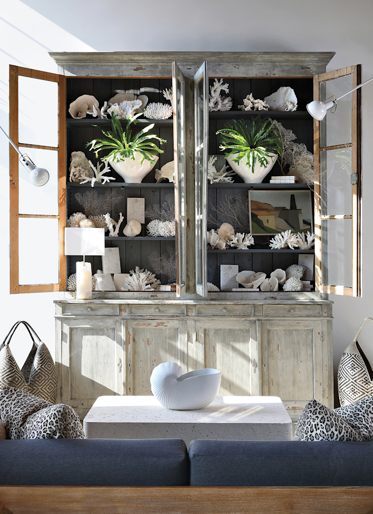 Clock These Summertime Decor Finds From A Tennessee Designer | LUXE ...