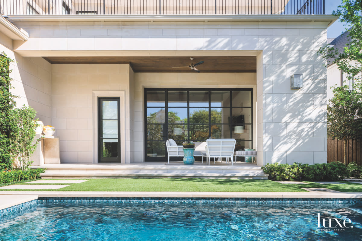 Traditional Meets Modern In An Art-Filled Dallas Home | Luxe Interiors ...