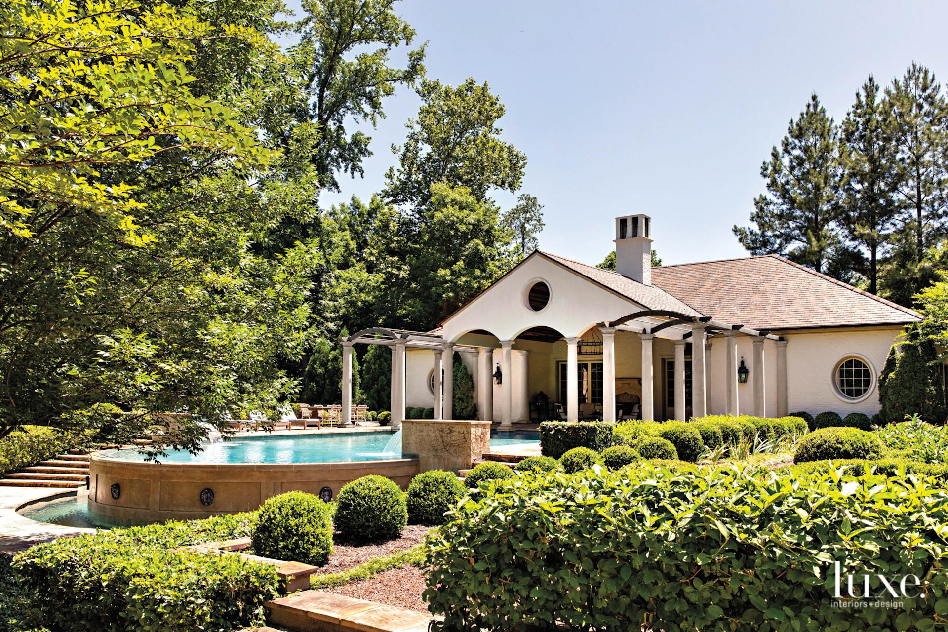 Lively Designs And Saturated Hues Update A Memphis Manse | Luxe ...