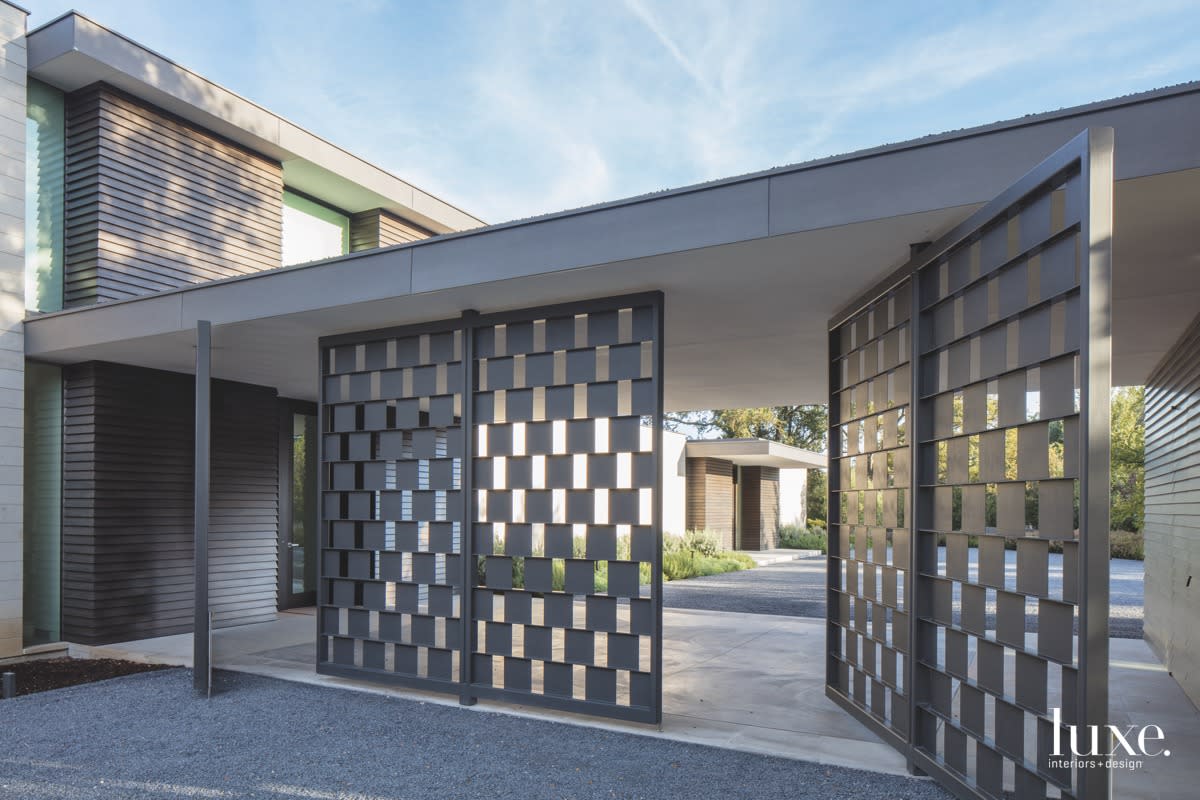 A Dallas Couple’s Art Collection Takes Center Stage | Luxe Interiors ...