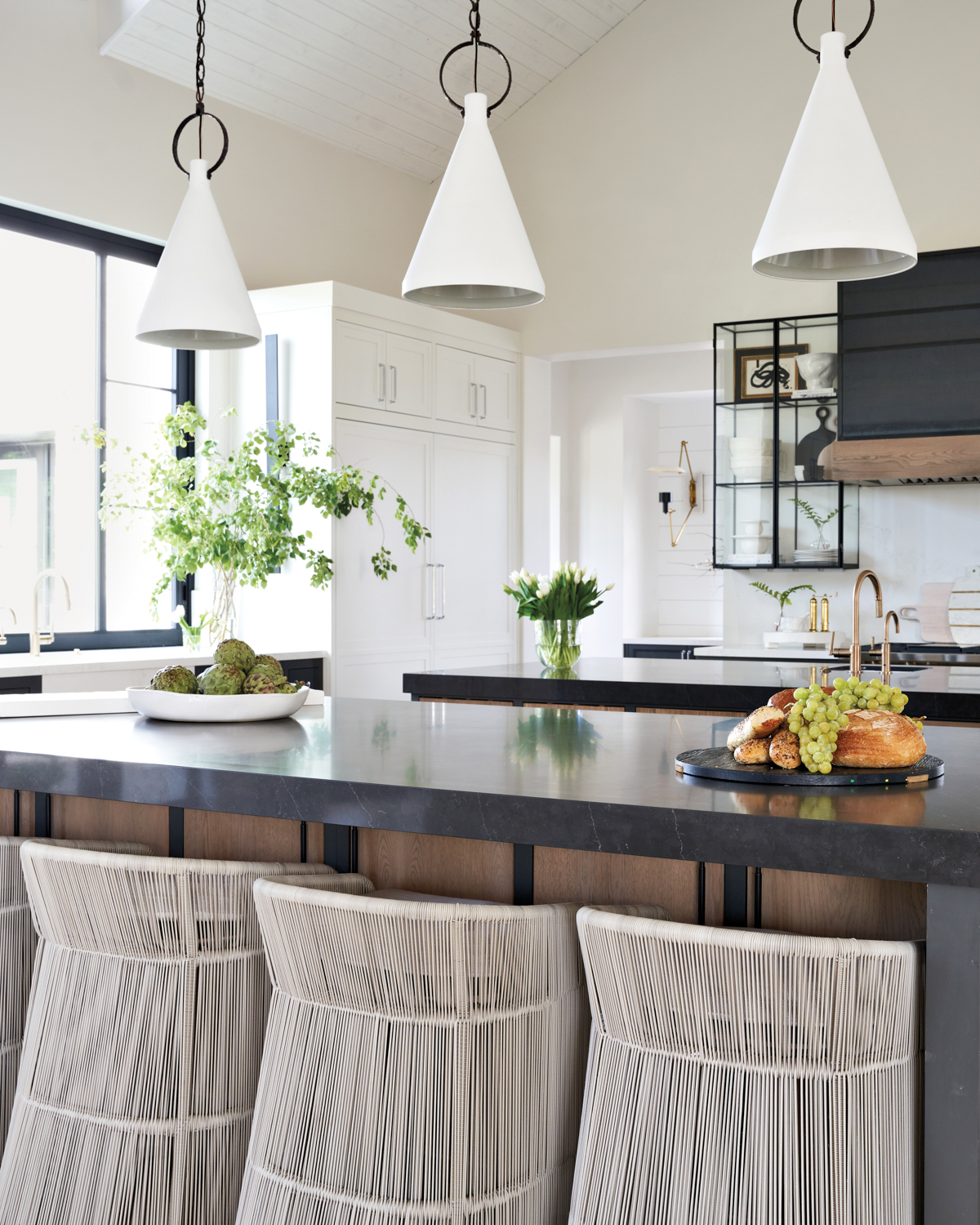 A Family Says Goodbye To Farmhouse Style With A Bold Refresh | Luxe ...