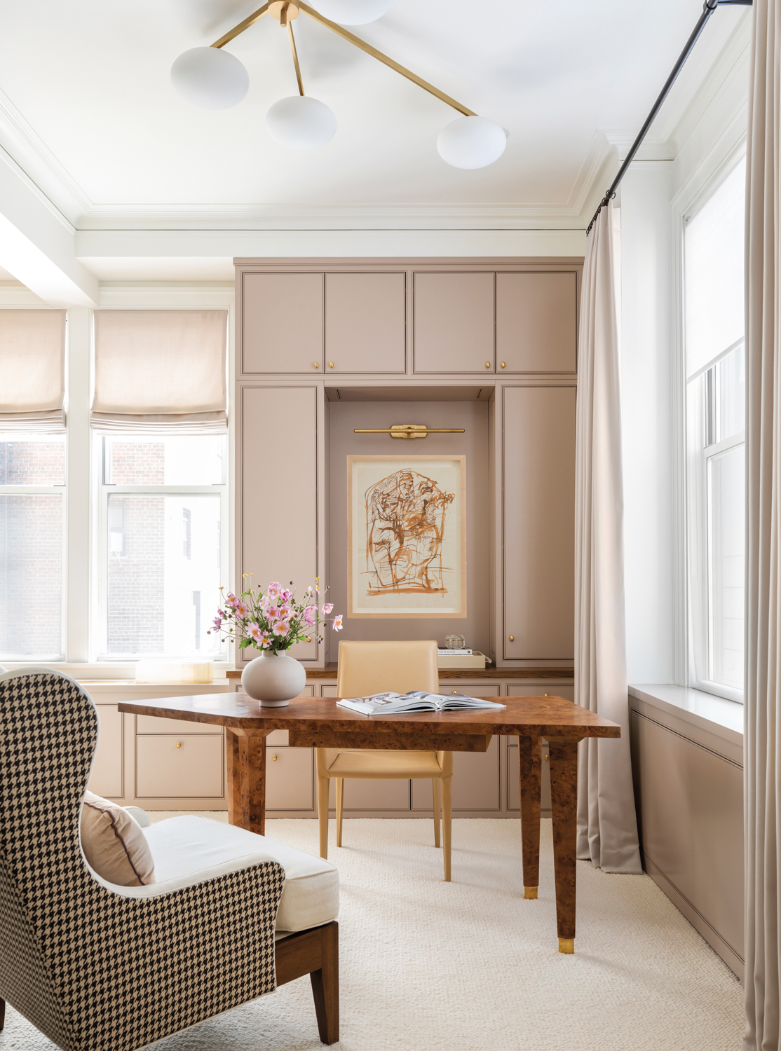 It’s A Perfect Juxtaposition Of Styles In This New York Apartment ...