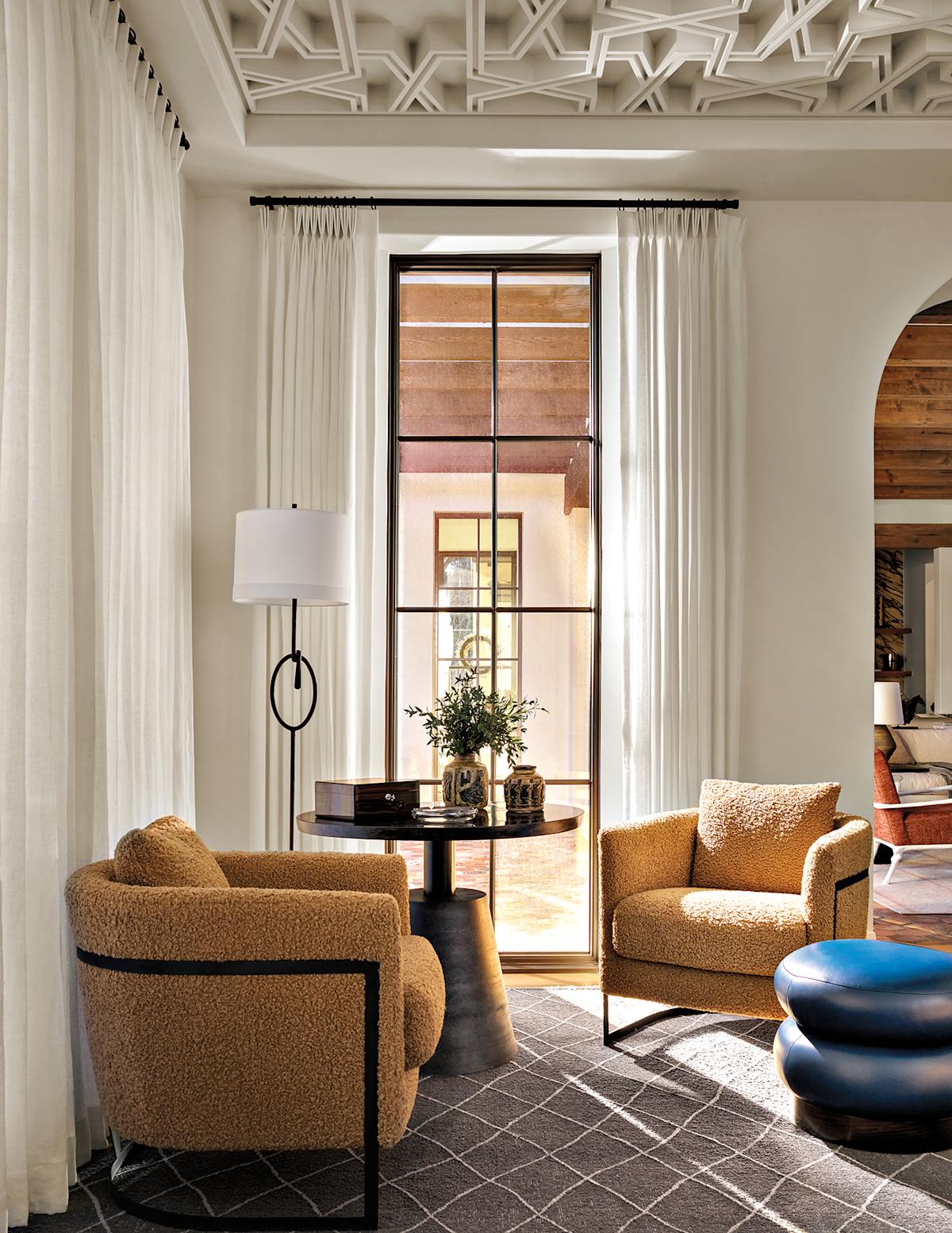 Explore A Spanish Colonial Revival Abode In Dallas | LUXE Interiors ...